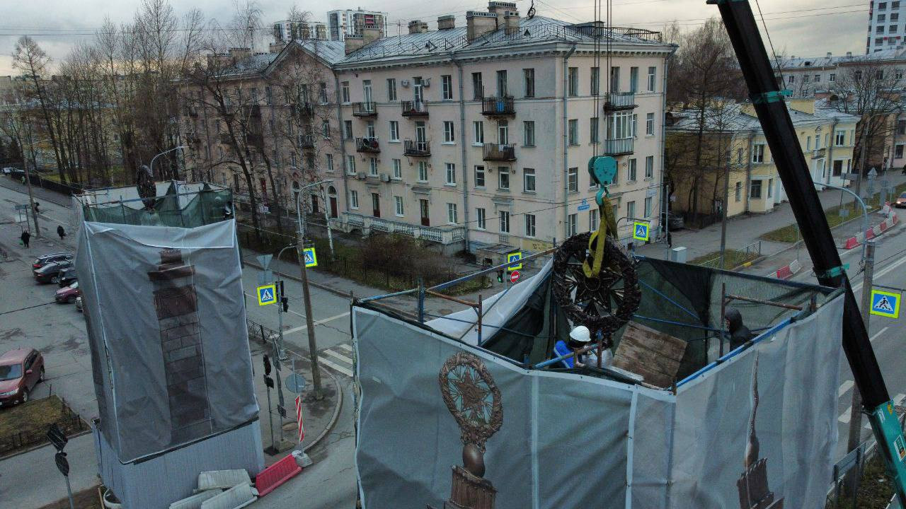На Триумфальные пилоны в Красногвардейском районе вернули звезды ...