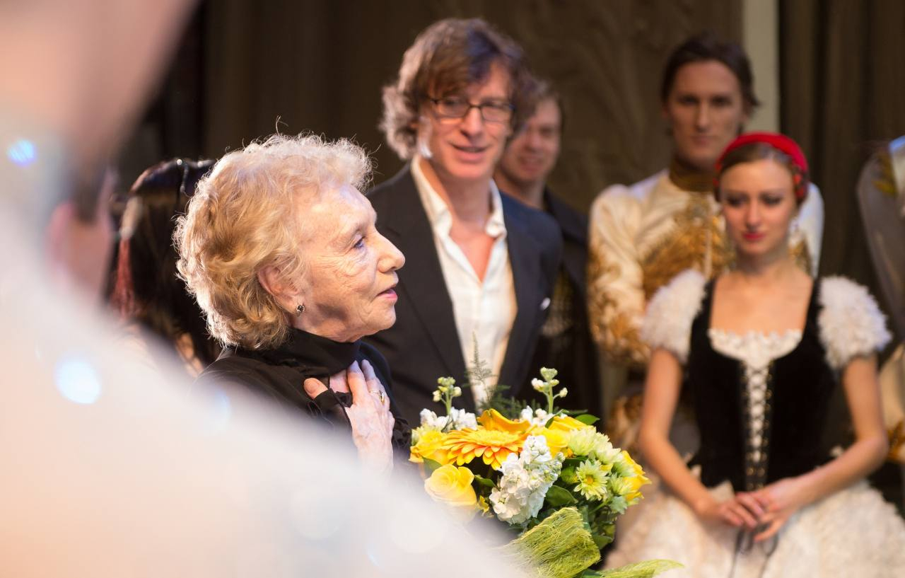 Александр Беглов выразил соболезнования в связи с кончиной Народной ...